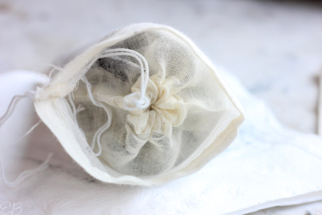 DIY Charcoal Packets for Making Veggies & Fruits Last Longer in Fridge ...